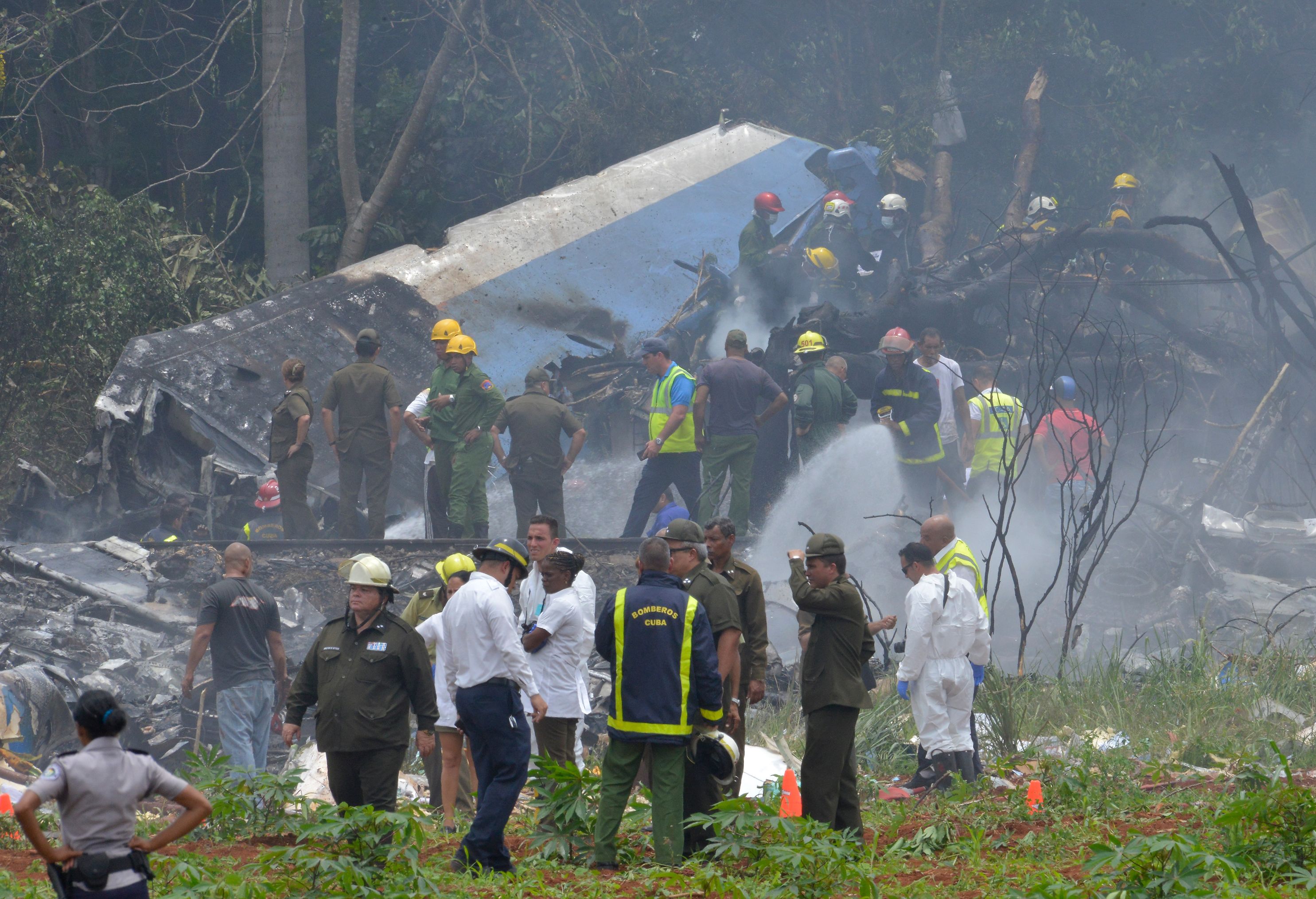 Más De 100 Personas Murieron Luego De Que Un Avión Comercial Se