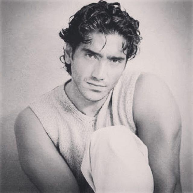 Alejandro Fernández cumple 46 años, mira su trayectoria - Univision