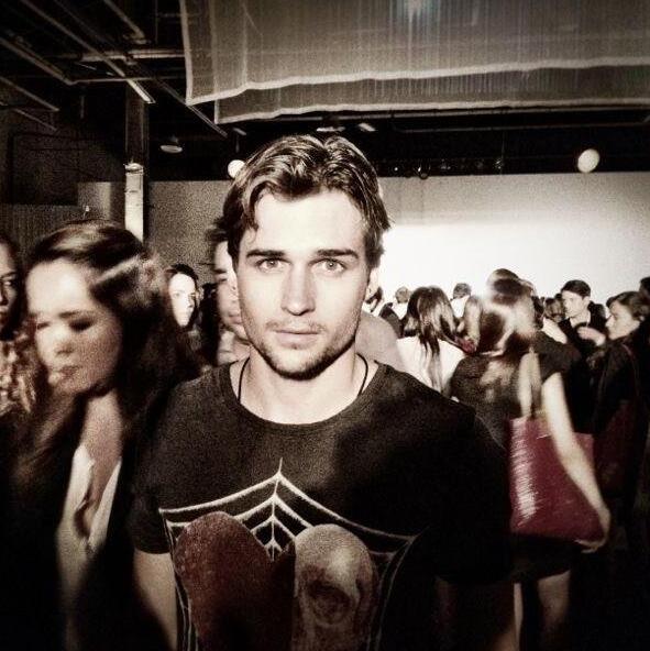 Jon Ecker Y Su Novia