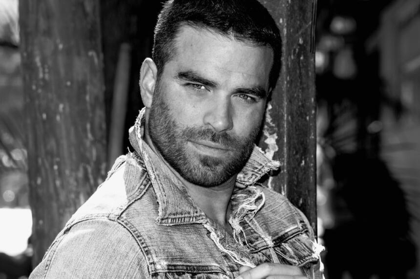 Alejandro Nones: las fotos que nos hacen olvidar sus villanías - Univision