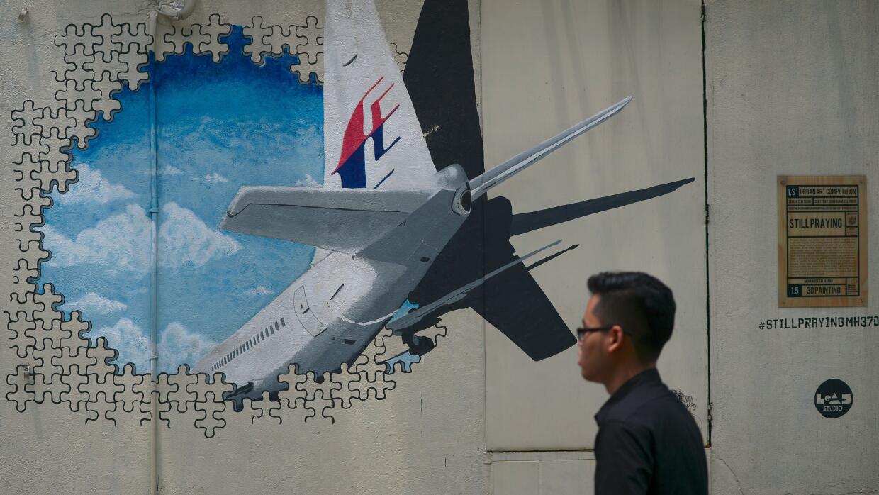 El último hallazgo del MH370 y por qué sigue siendo un misterio - Univision