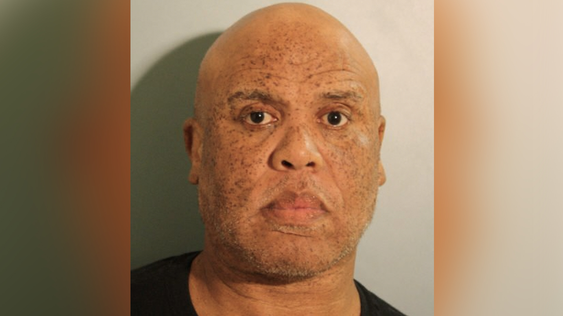 Arrestan a sospechoso de matar a puñaladas a su madre de 79 años ...